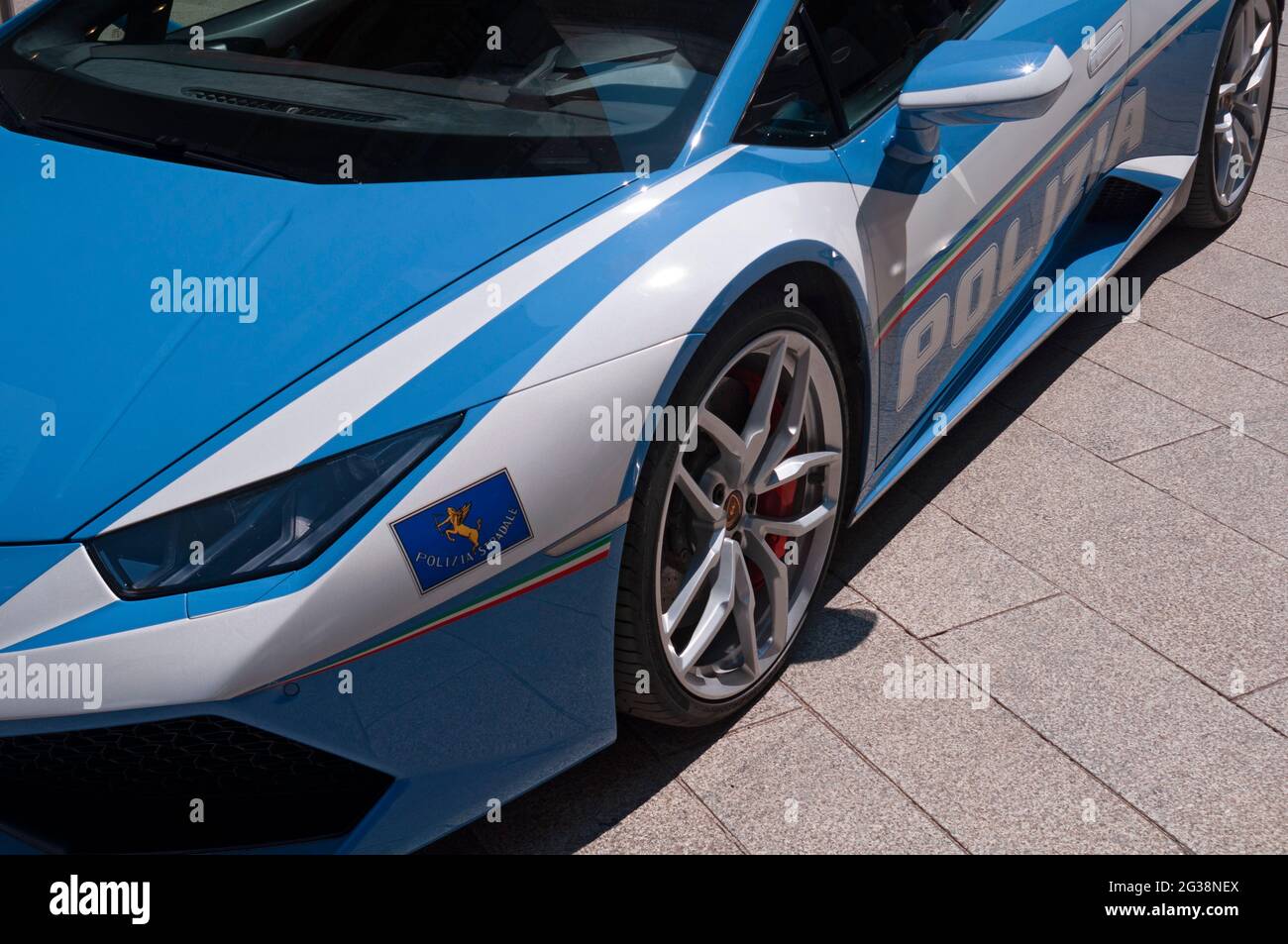 Lamborghini street hi-res stock photography and images - Alamy