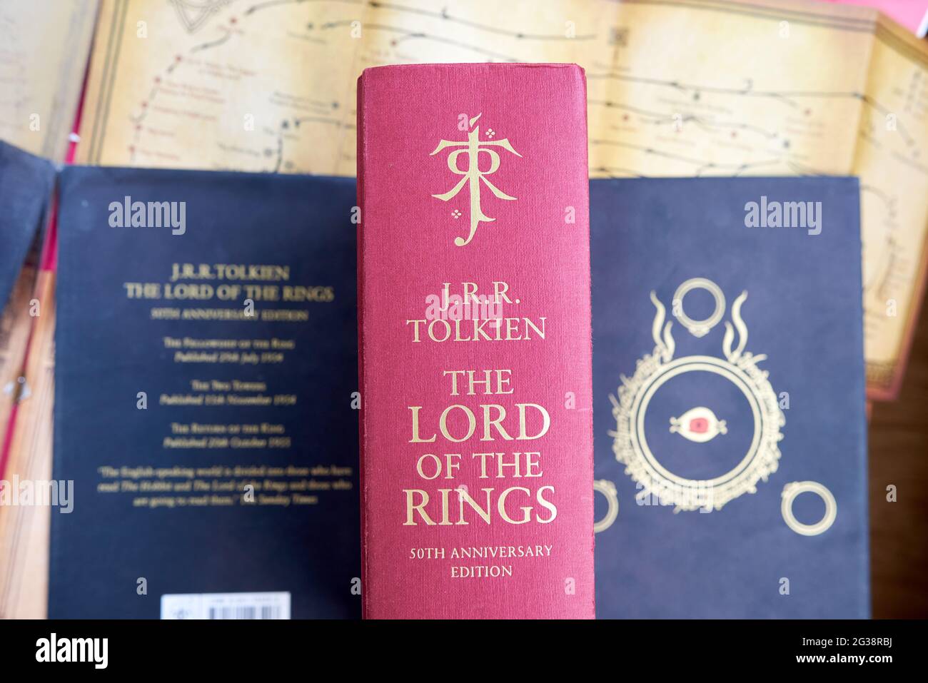 The fellowship of the ring sauron hi-res stock photography and images ...