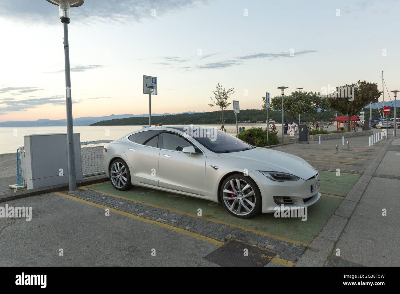 Electro charging station hi-res stock photography and images - Alamy