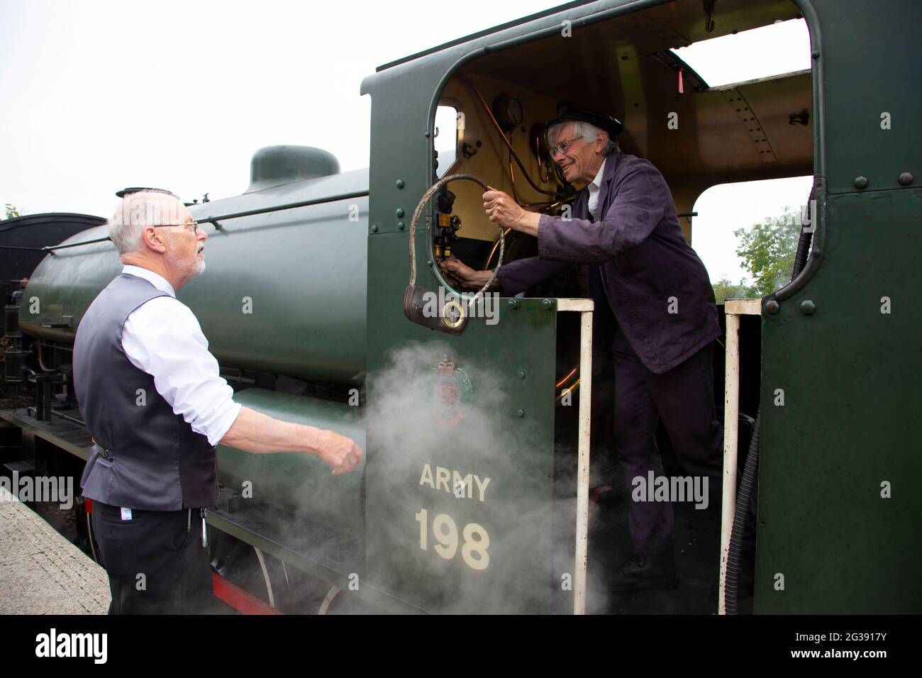 Train, passengers, platforms, crew, staff, Steam, Railway, Isle of ...