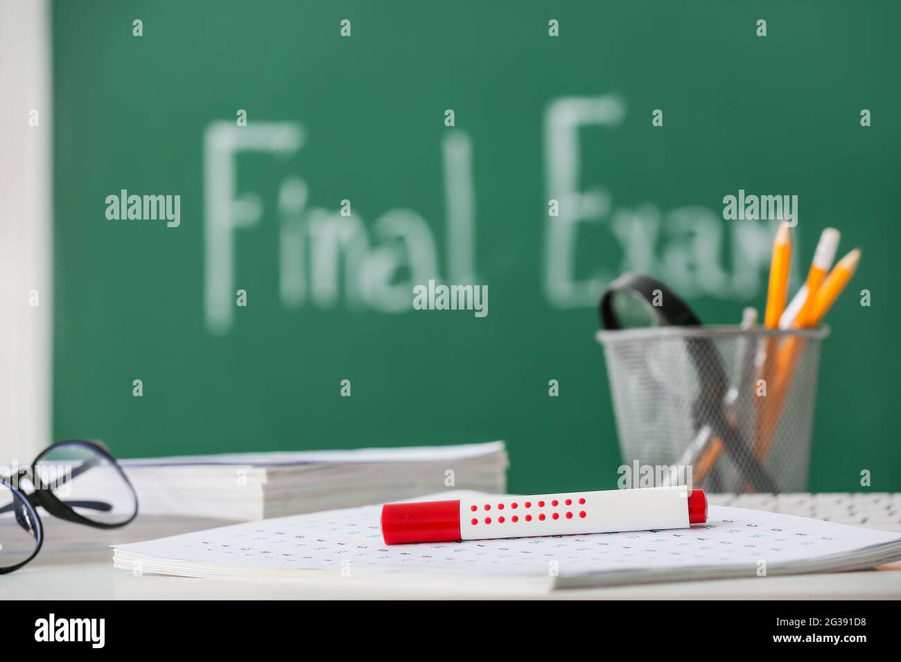 Final forms hi-res stock photography and images - Alamy