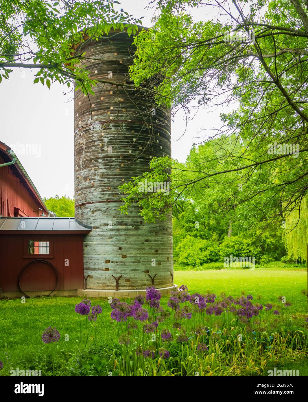 Round Barn Spring Flowers Spring Flower Designs RED BARN FLOWERS