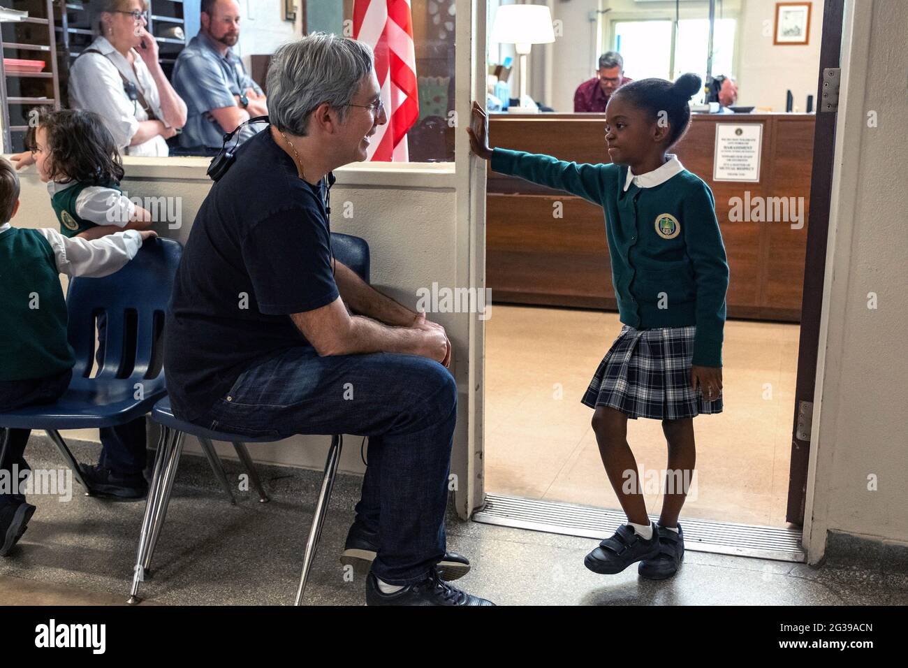 FATHERHOOD, from left: director Paul Weitz, Melody Hurd, on set, 2021 ...