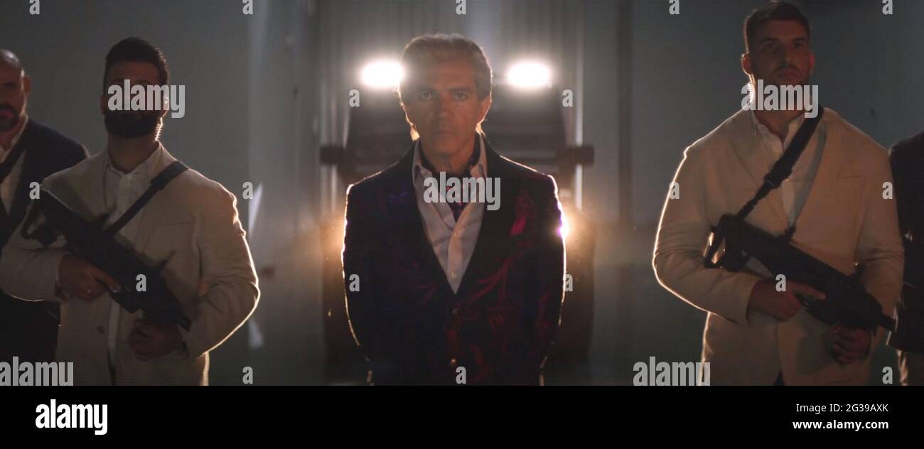 THE HITMAN'S WIFE'S BODYGUARD, Antonio Banderas (center), 2021 ...