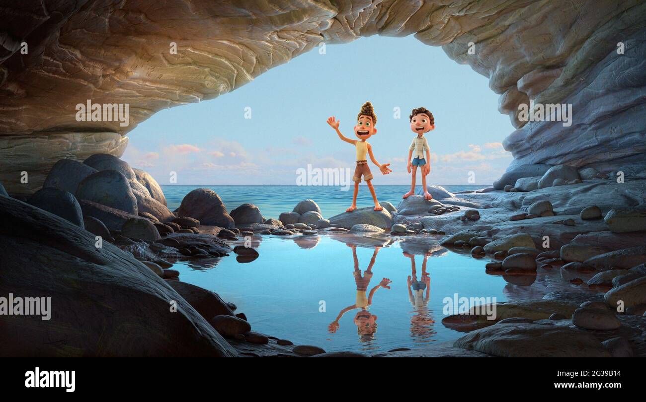 LUCA, from left: Alberto Scorfano (voice: Jack Dylan Grazer), Luca ...