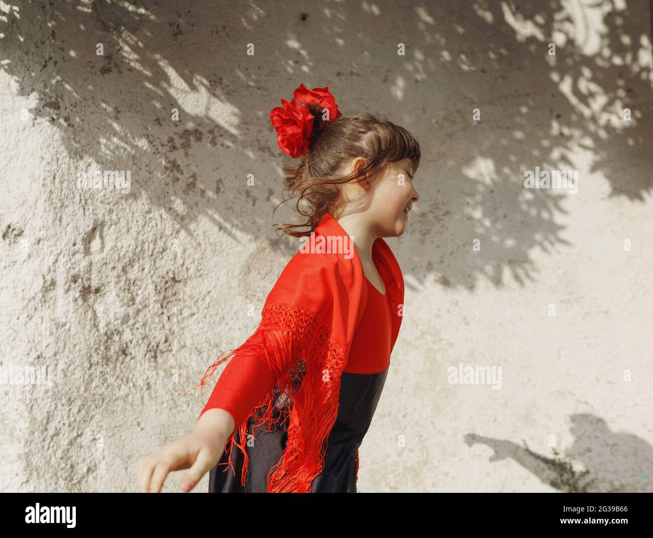 Pre teen girl dancing hi-res stock photography and images - Alamy