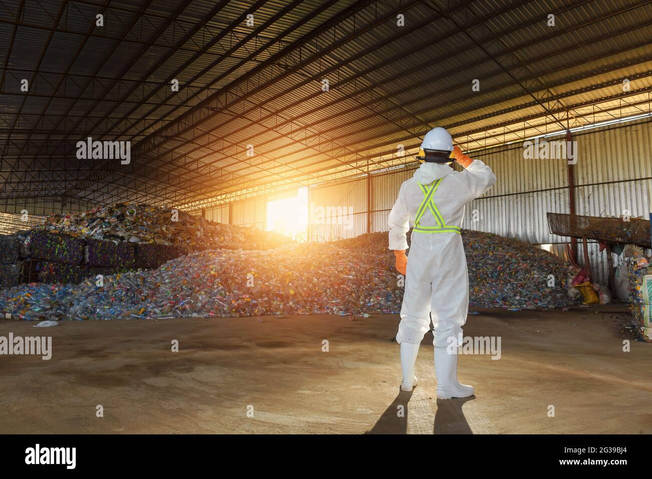 Biohazard suits hi-res stock photography and images - Alamy