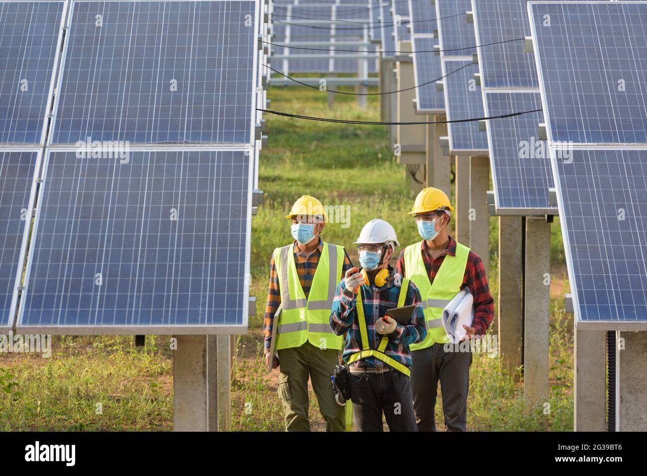 Electrical engineer solar panel hi-res stock photography and images - Alamy