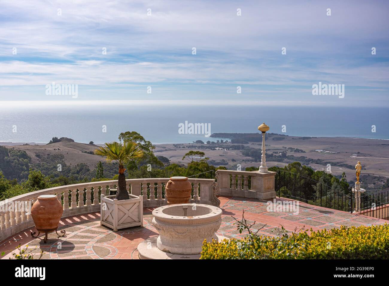 Hearst castle blue hi-res stock photography and images - Alamy