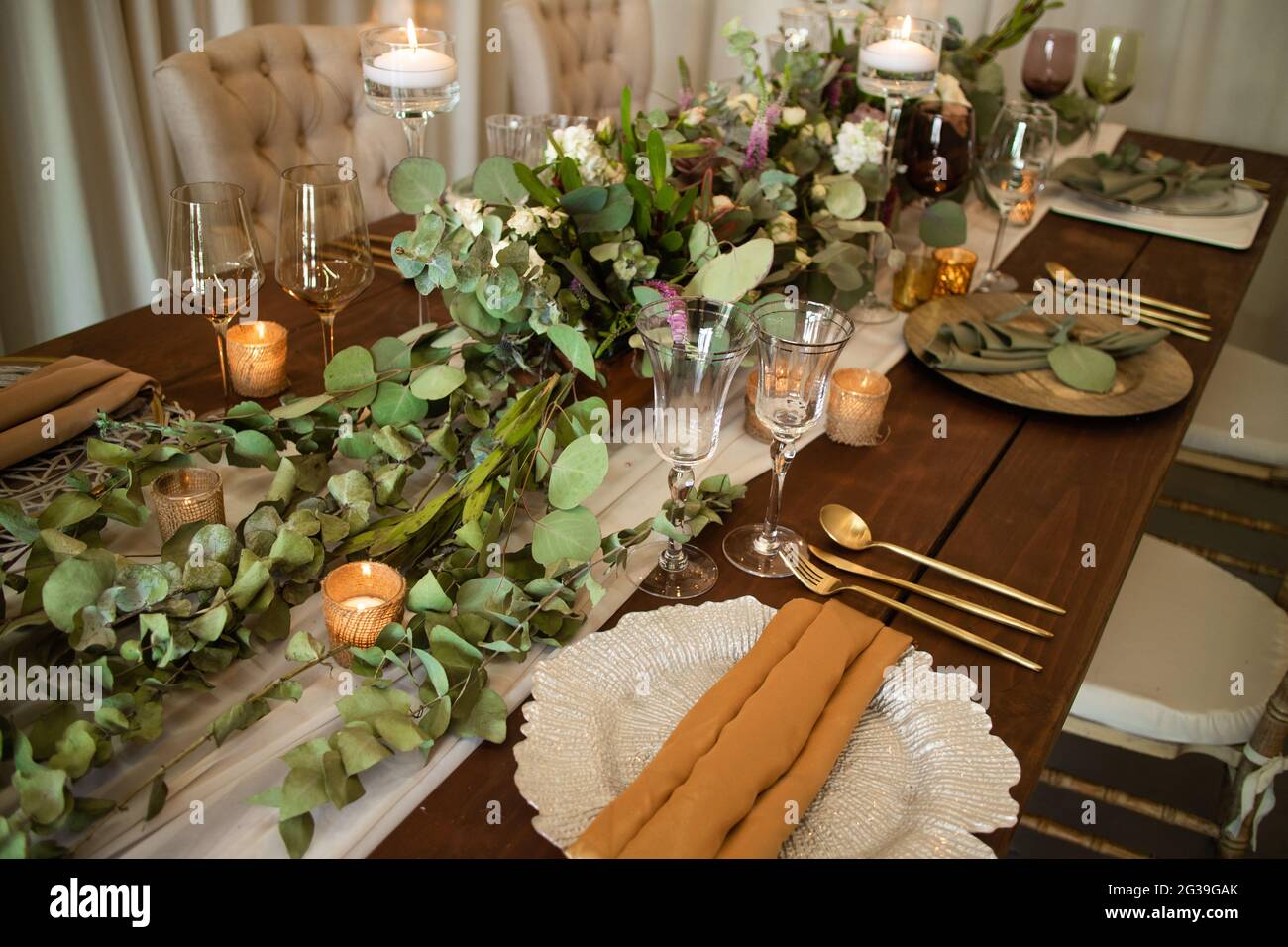 Vintage decorated table for a wedding event Stock Photo - Alamy