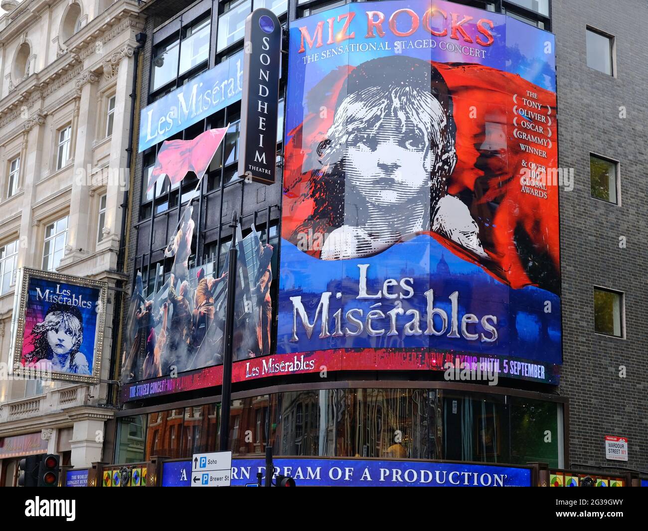Les miserables london theatre hi-res stock photography and images - Alamy