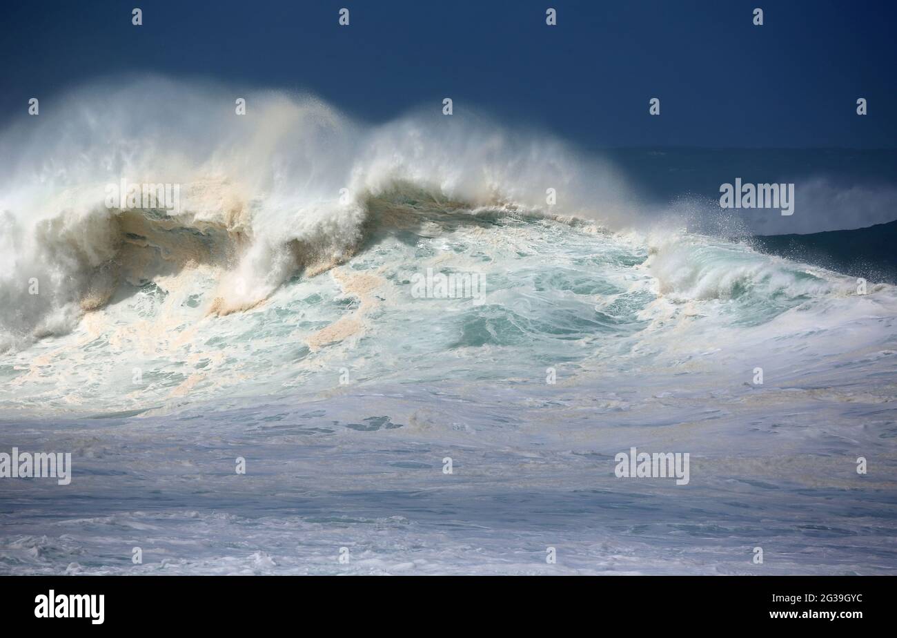 Wave oahu hi-res stock photography and images - Alamy