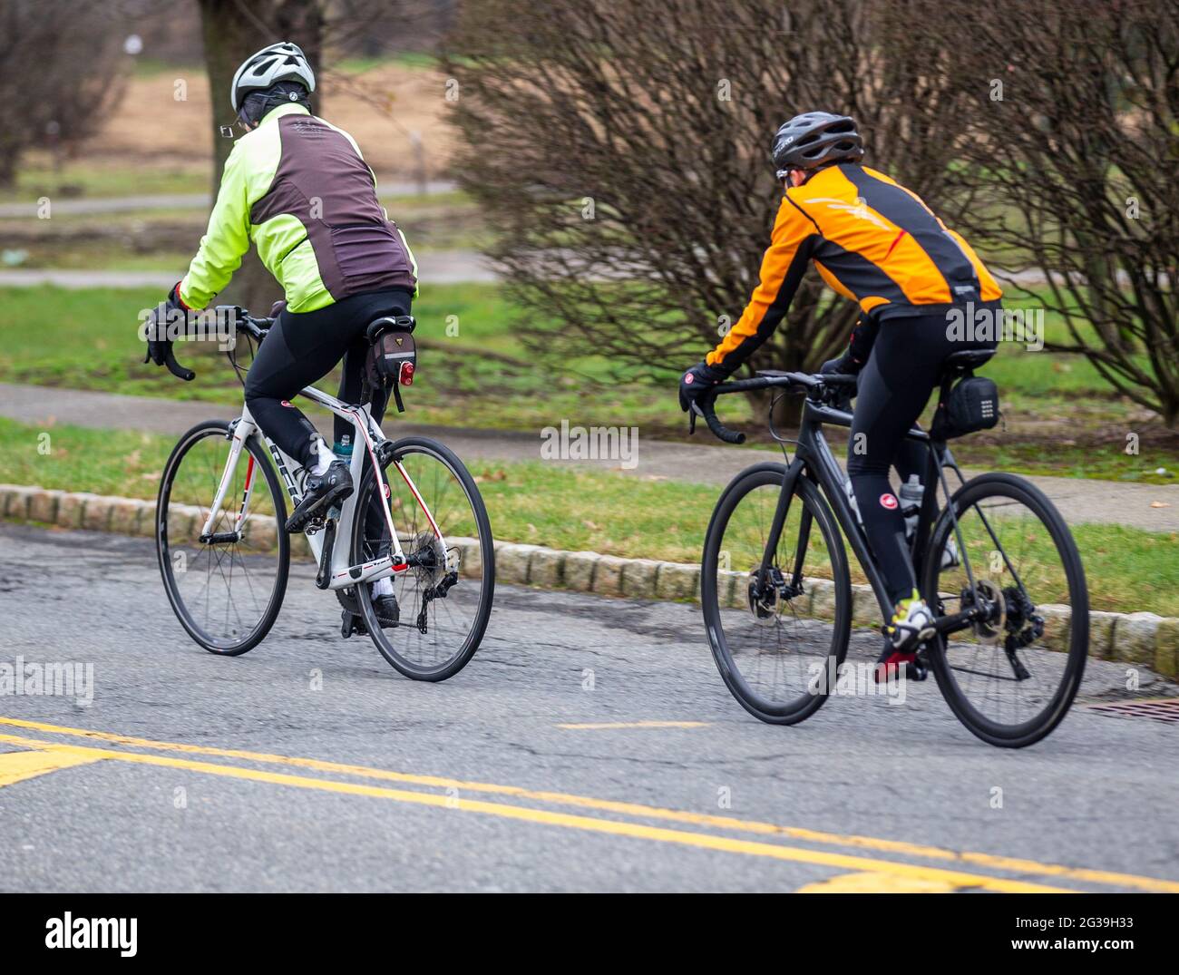 Biking road hi-res stock photography and images - Alamy