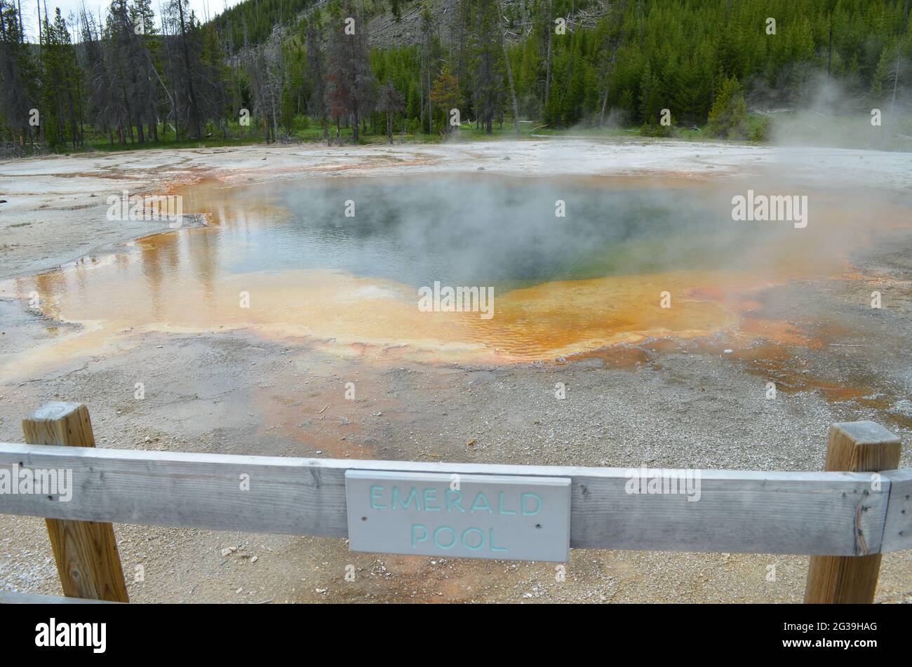 Black pool yellowstone national park hi-res stock photography and ...
