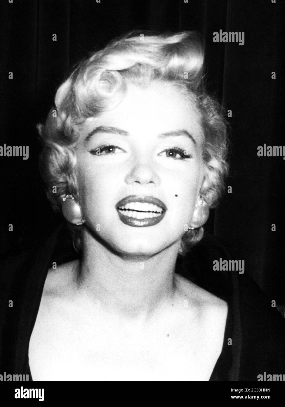 Stork club hi-res stock photography and images - Alamy