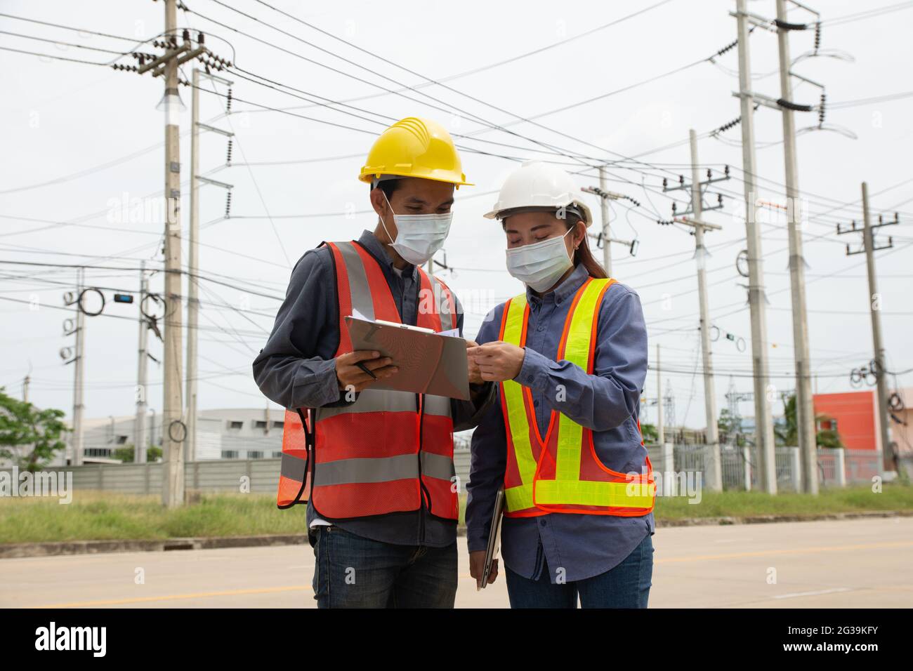 Teamwork Engineer working outdoor onsite service, electrical engineer ...