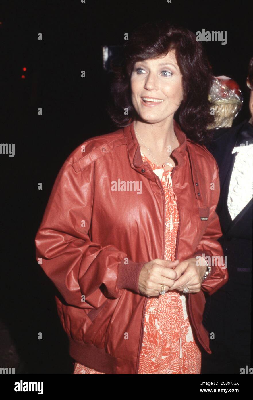 Loretta lynn 1980s hi-res stock photography and images - Alamy