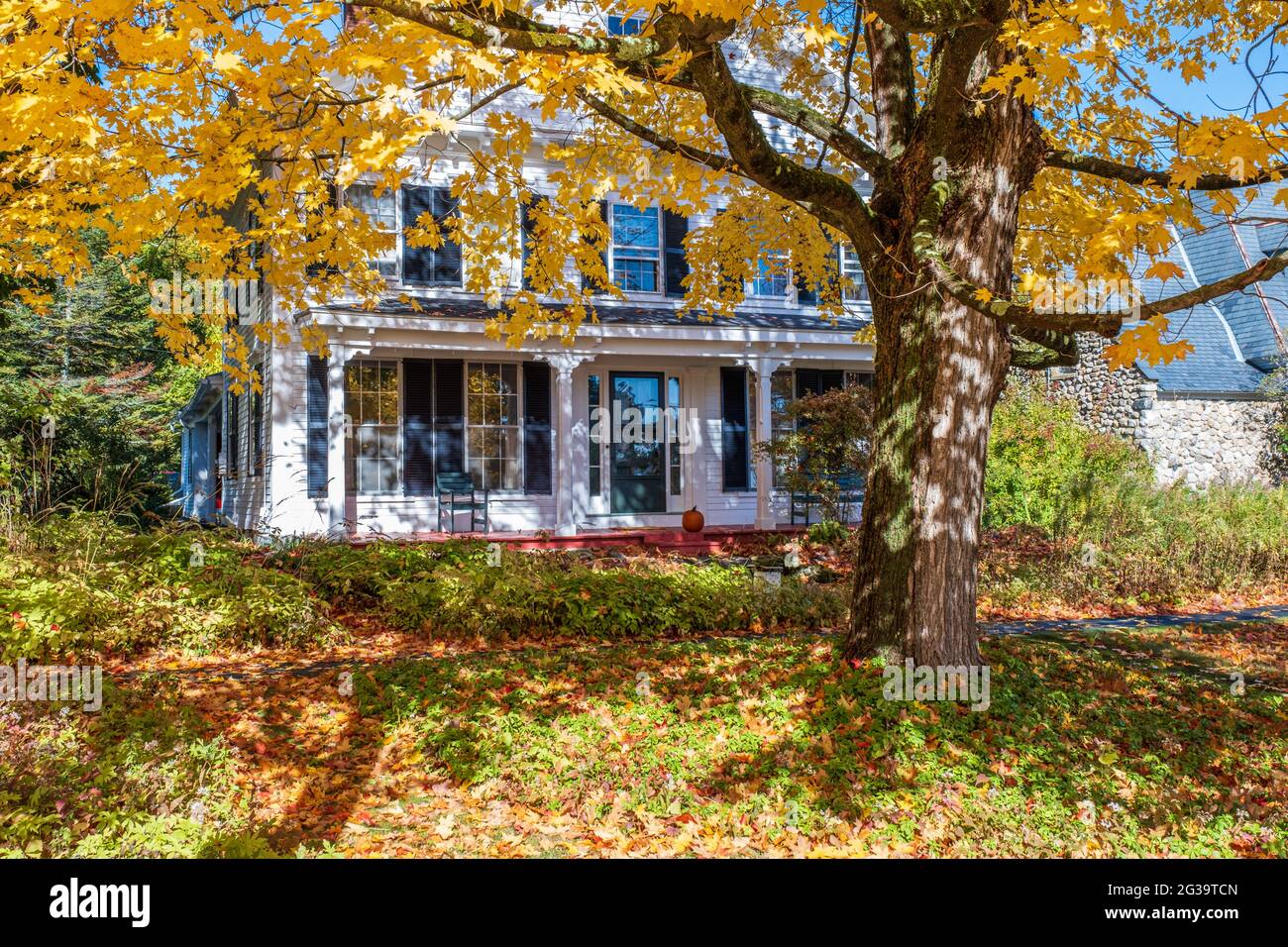An old home on the common in Petersham, Massachusetts Stock Photo - Alamy