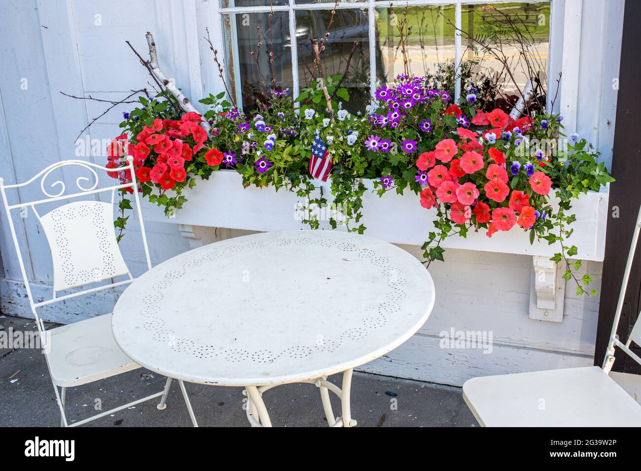 The Petersham Country Store in Petersham, Massachusetts Country Store ...