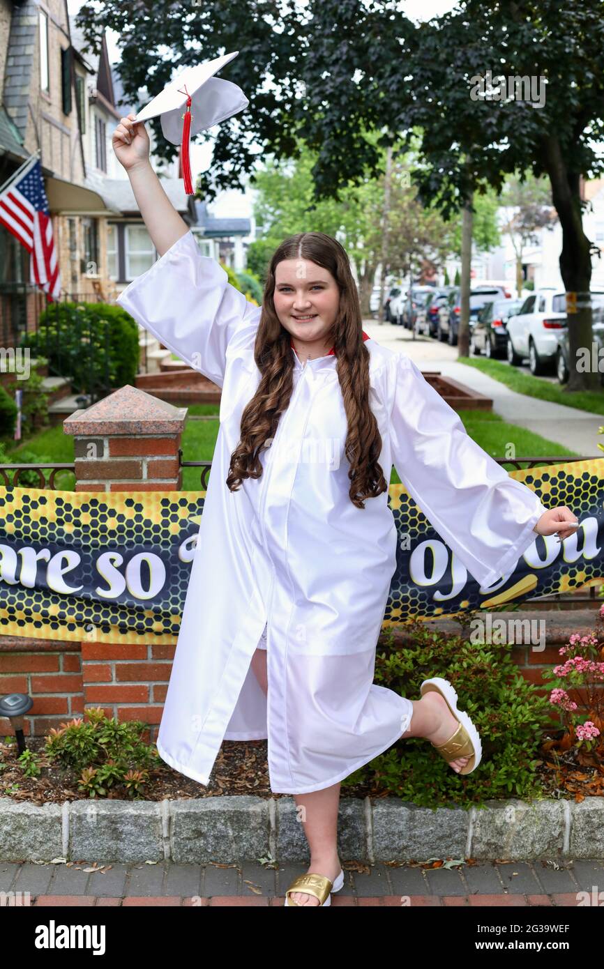 Middle school graduation hi-res stock photography and images - Alamy