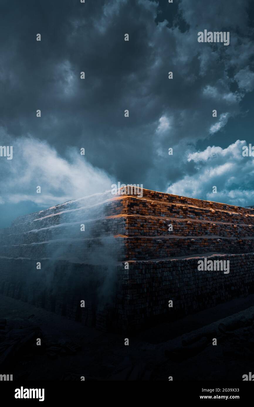 Vertical shot of Chichen Itza under a cloudy sky Stock Photo - Alamy