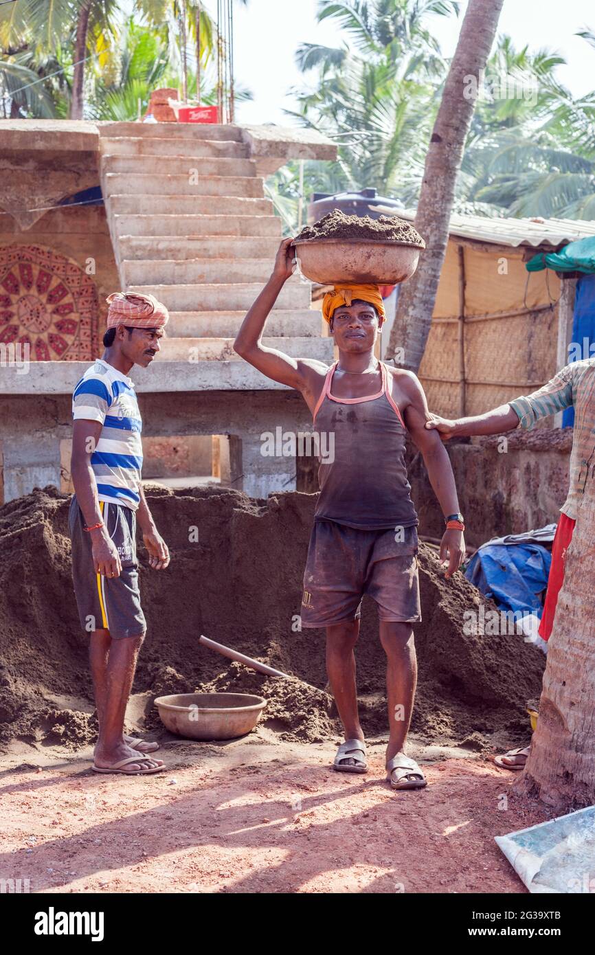 India head carry hi-res stock photography and images - Alamy