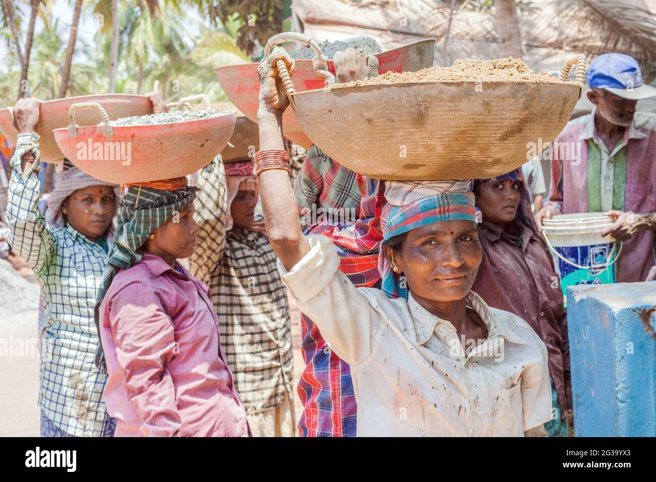 Female asian construction worker hi-res stock photography and images ...