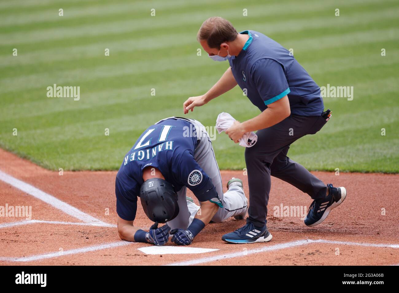 CLEVELAND, OH - JUNE 13: Mitch Haniger (17) of the Seattle Mariners ...