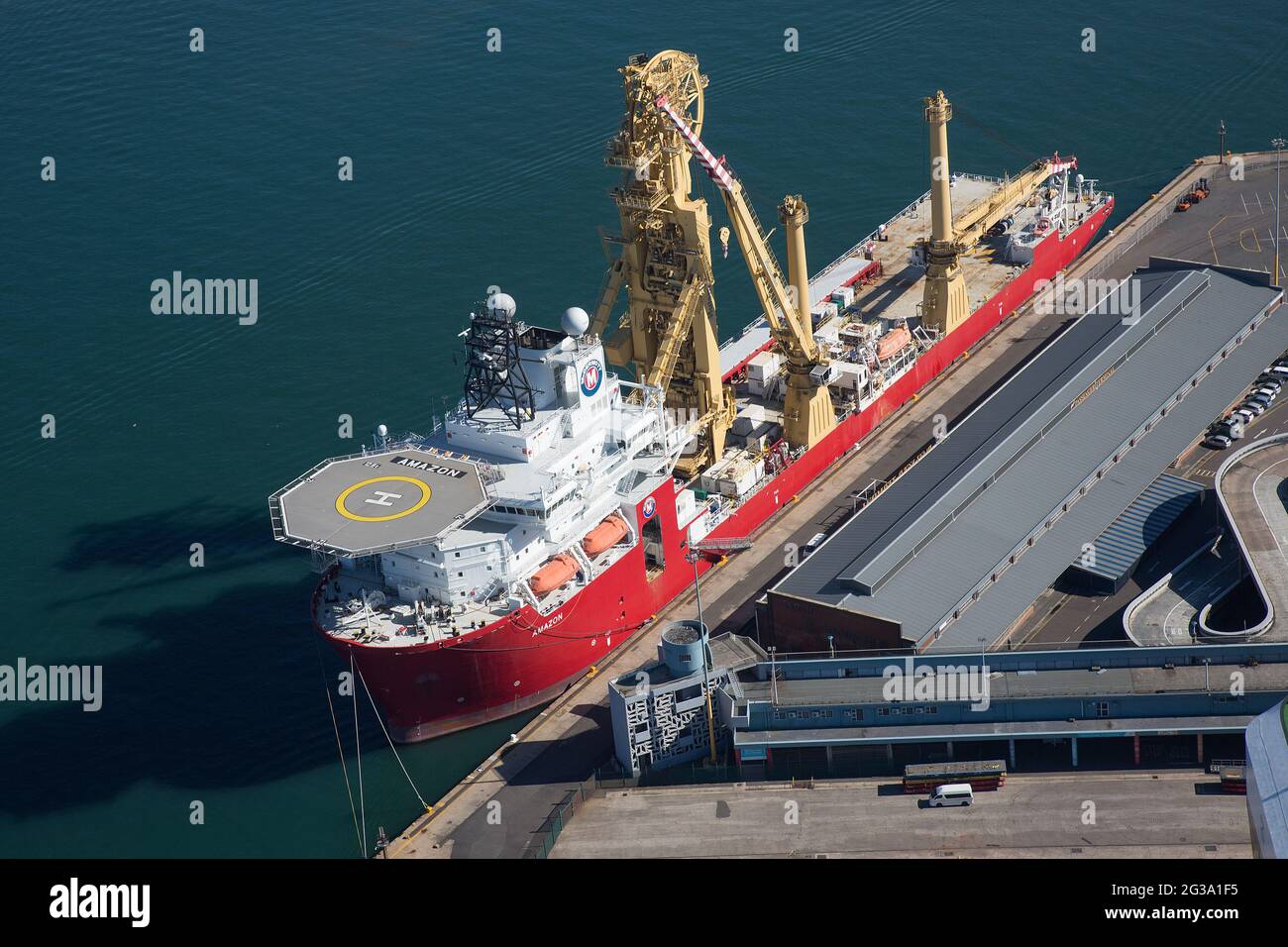 Oil drilling ship hi-res stock photography and images - Alamy