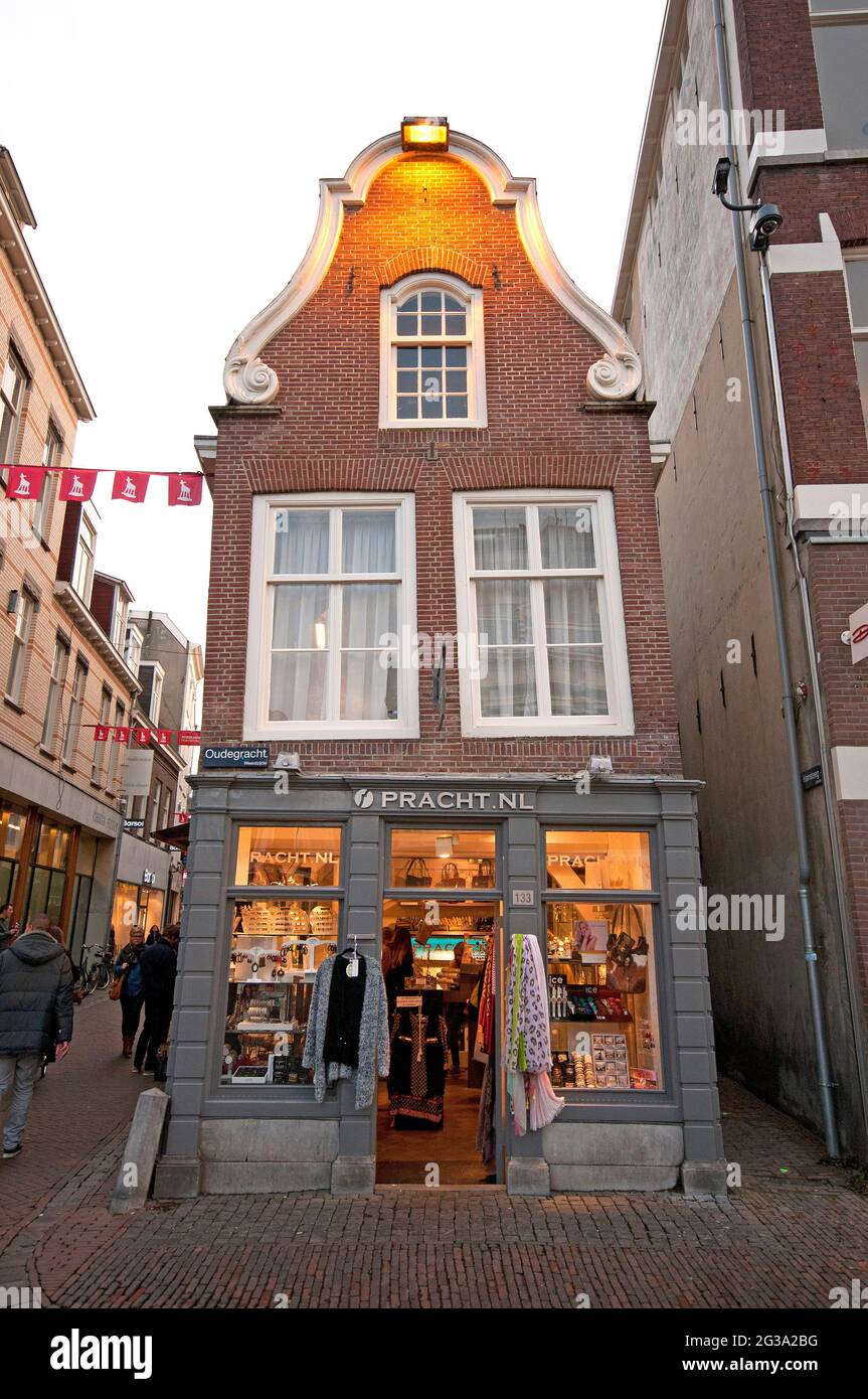 Strange shape buildings hi-res stock photography and images - Alamy