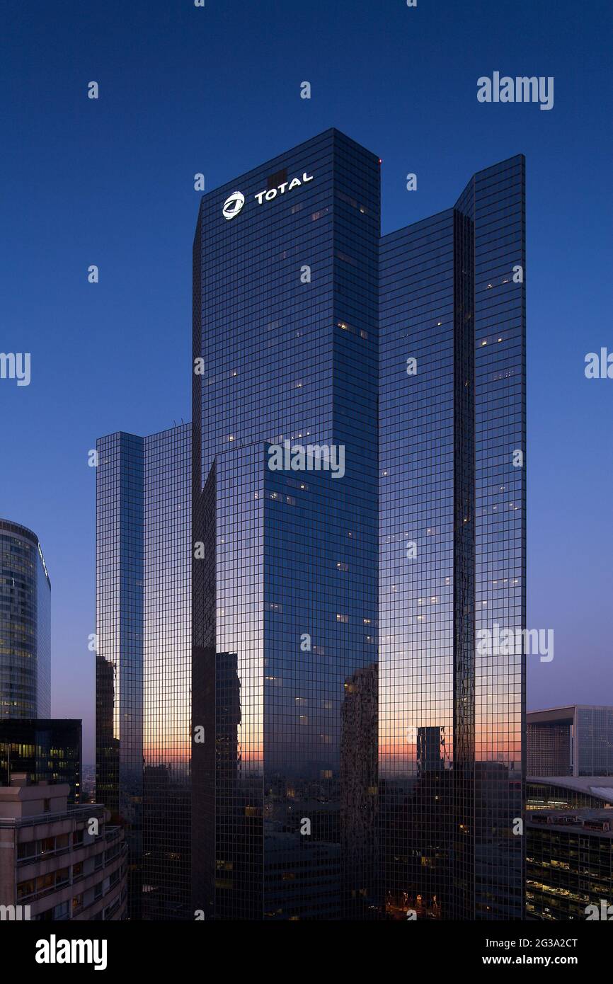 Total tower hi-res stock photography and images - Alamy