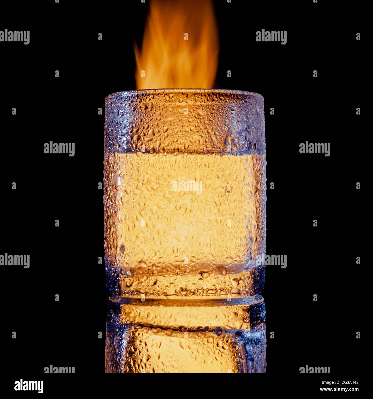 Blue cocktail black background hi-res stock photography and images - Alamy