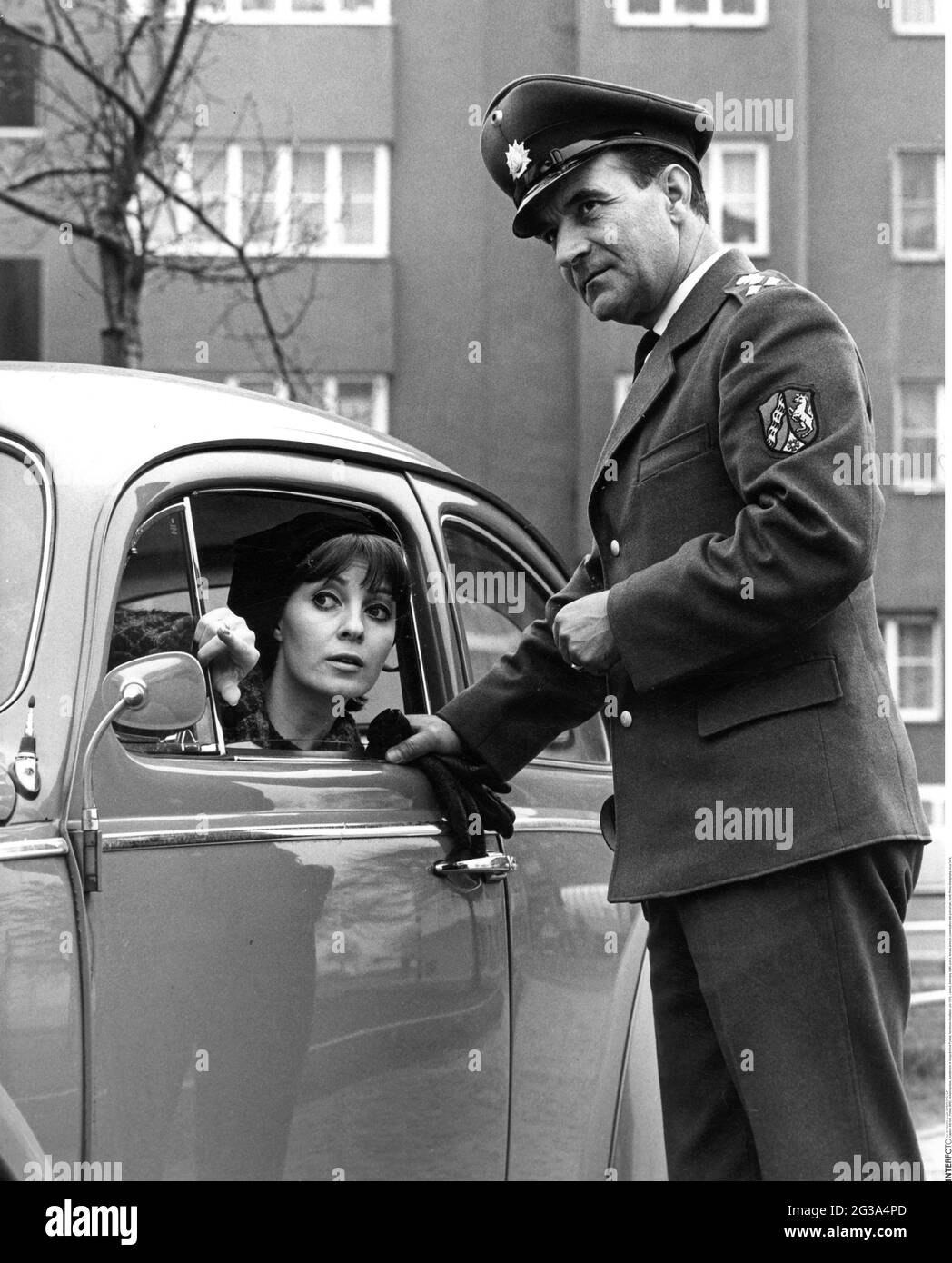 police, Germany, traffic police, female driver in conversation with ...
