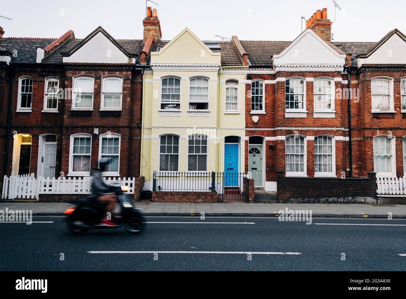 Terraced british community hi-res stock photography and images - Alamy