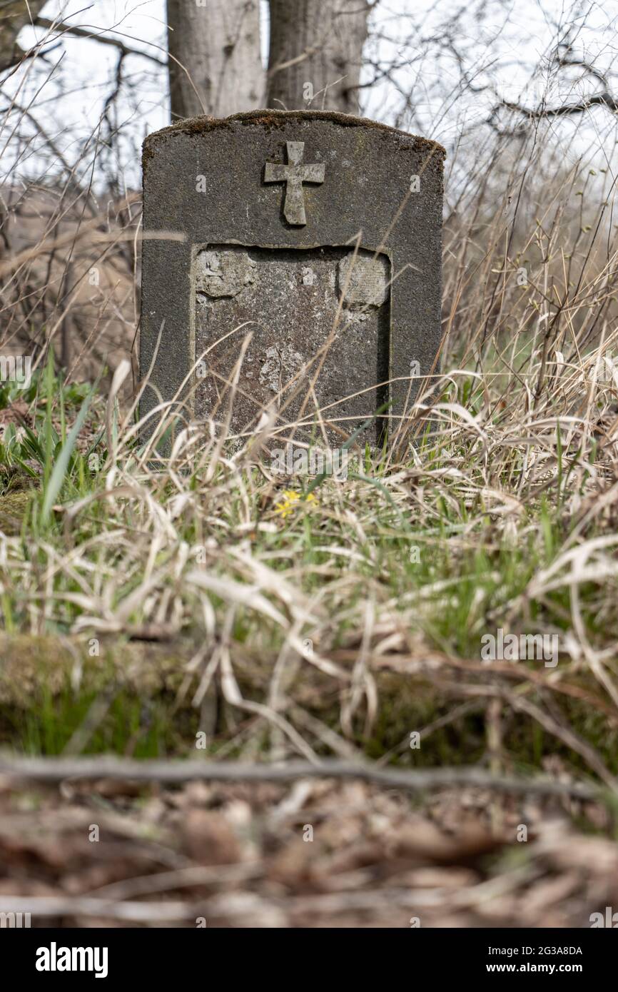Tombstone with a cross hi-res stock photography and images - Alamy