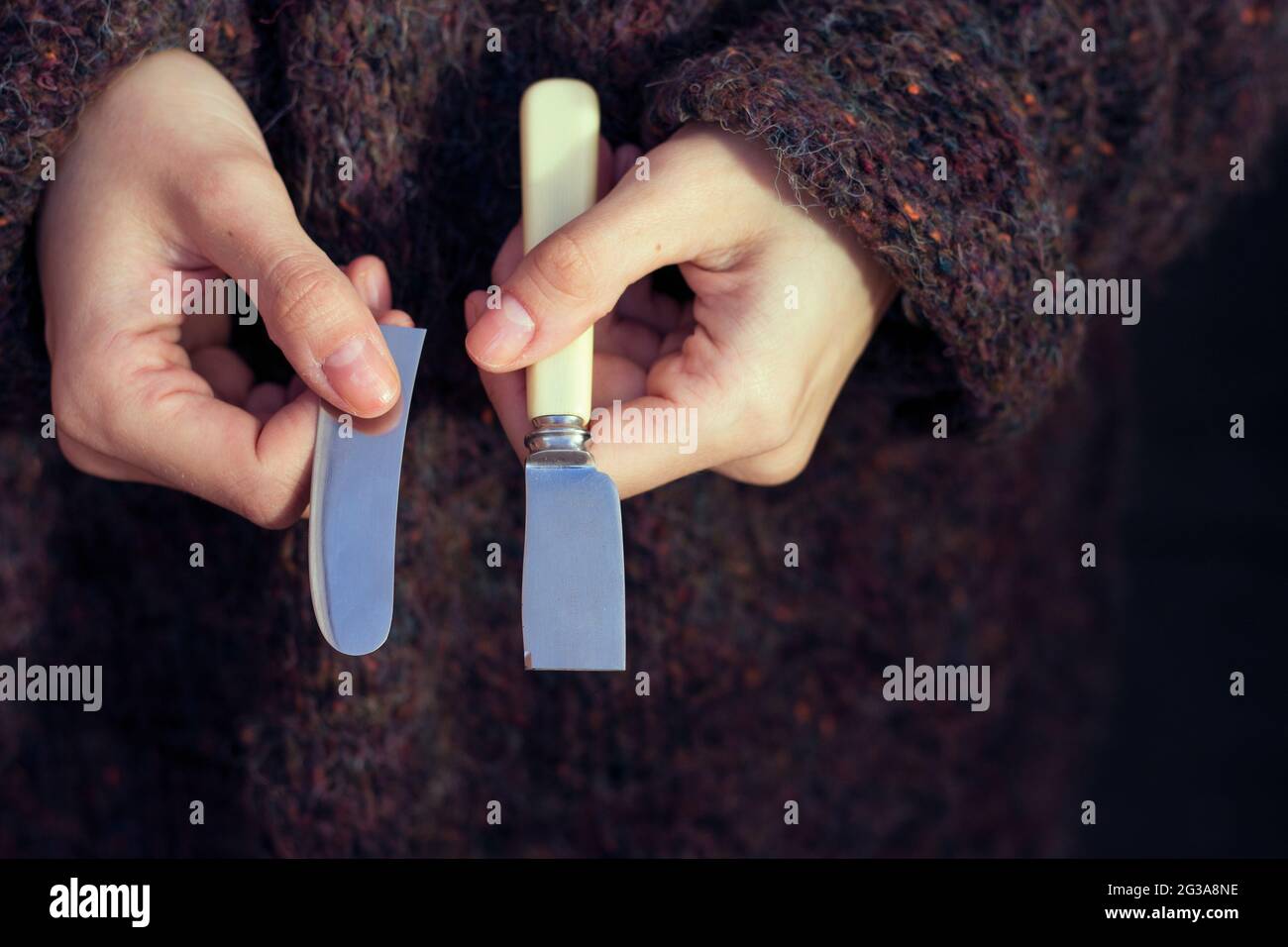 Human skin folding hi-res stock photography and images - Alamy