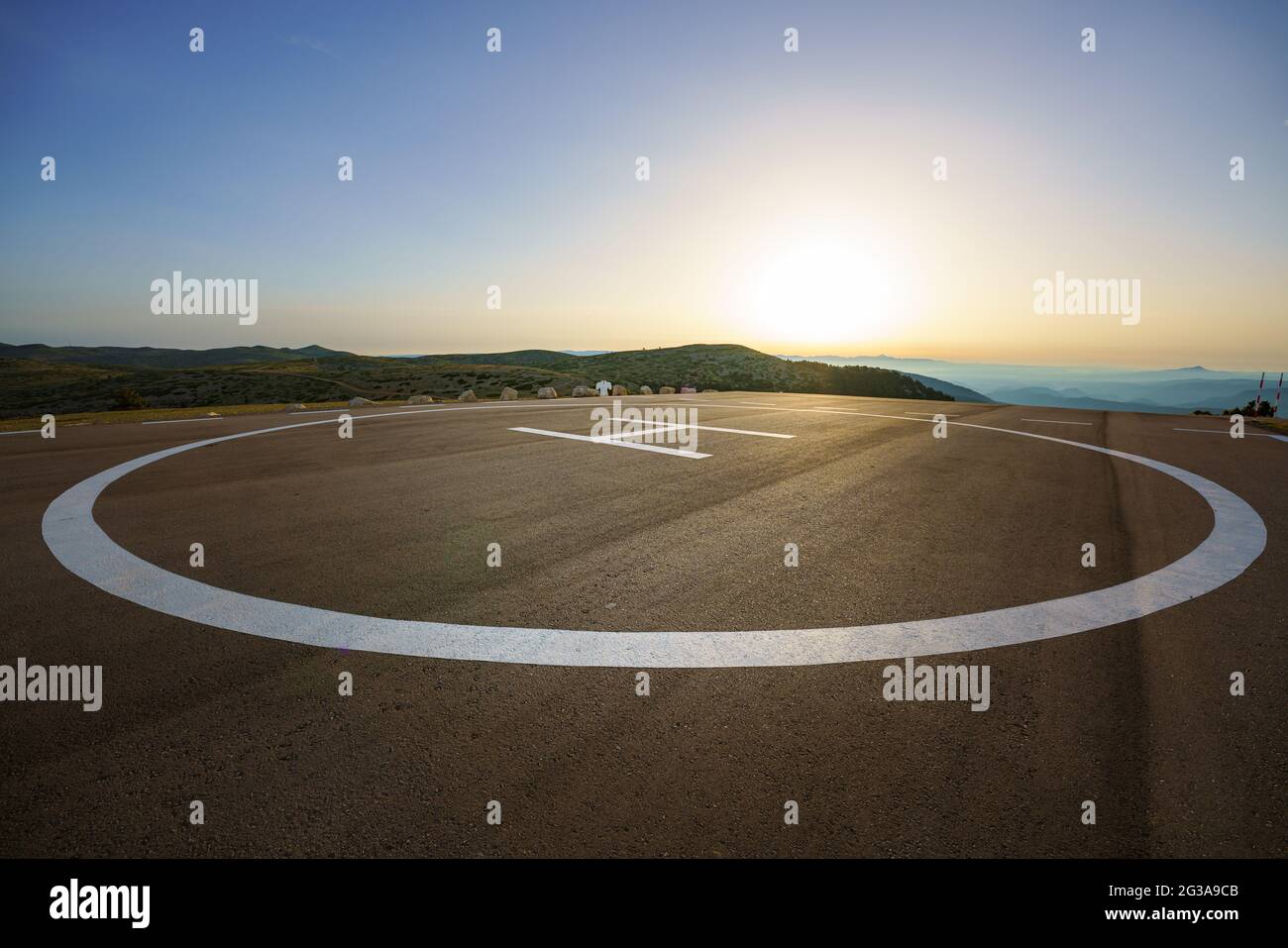 Helipad empty hi-res stock photography and images - Alamy