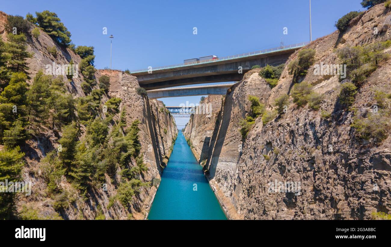 Corinth canal from bridge corinth hi-res stock photography and images ...