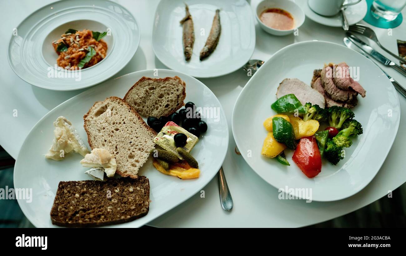 Latest Recipe Le Meridien Hotel international Gourmet Buffet Restaurant ...