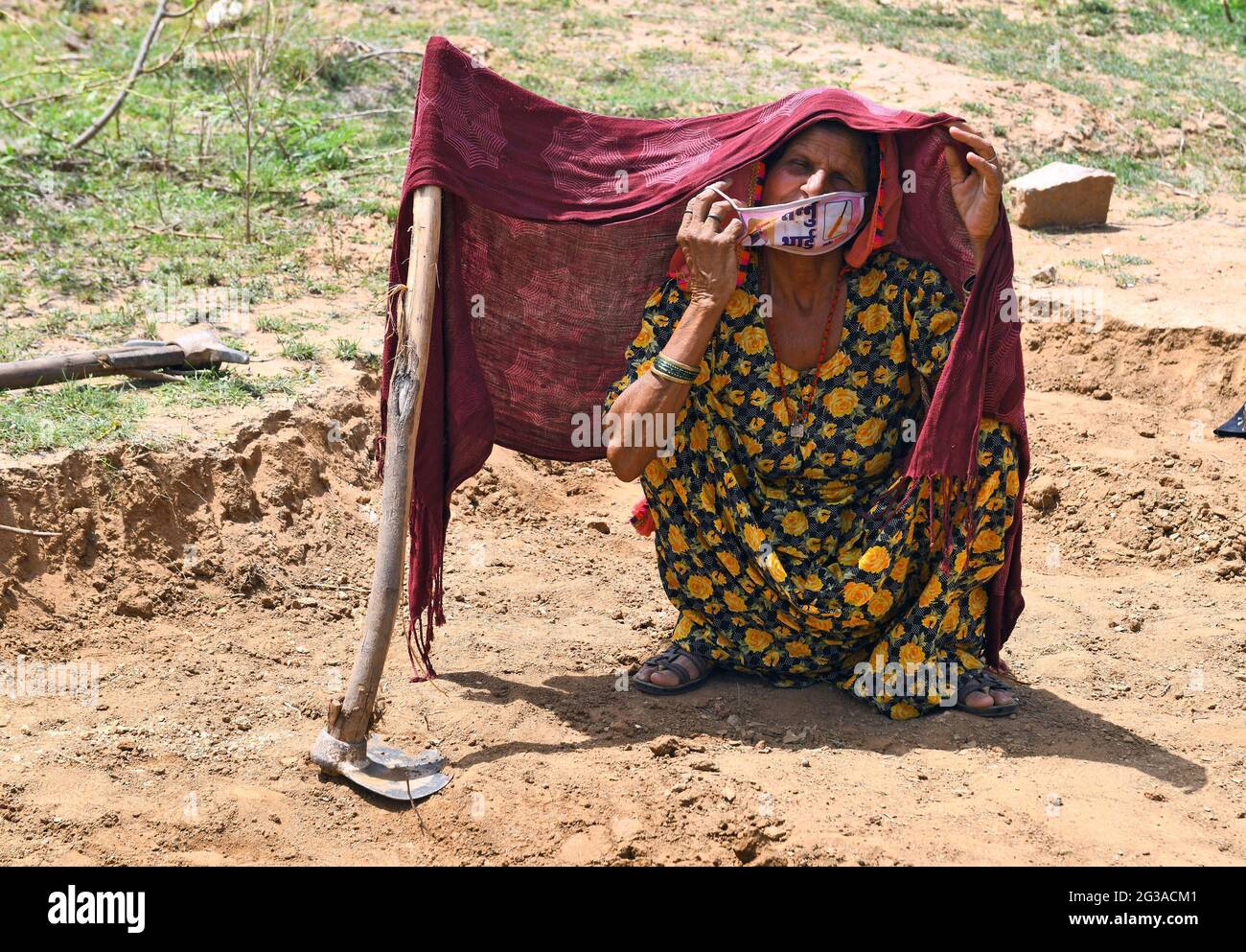 Beawar, Rajasthan, India, June 14, 2021: Labourer under Mahatma Gandhi ...