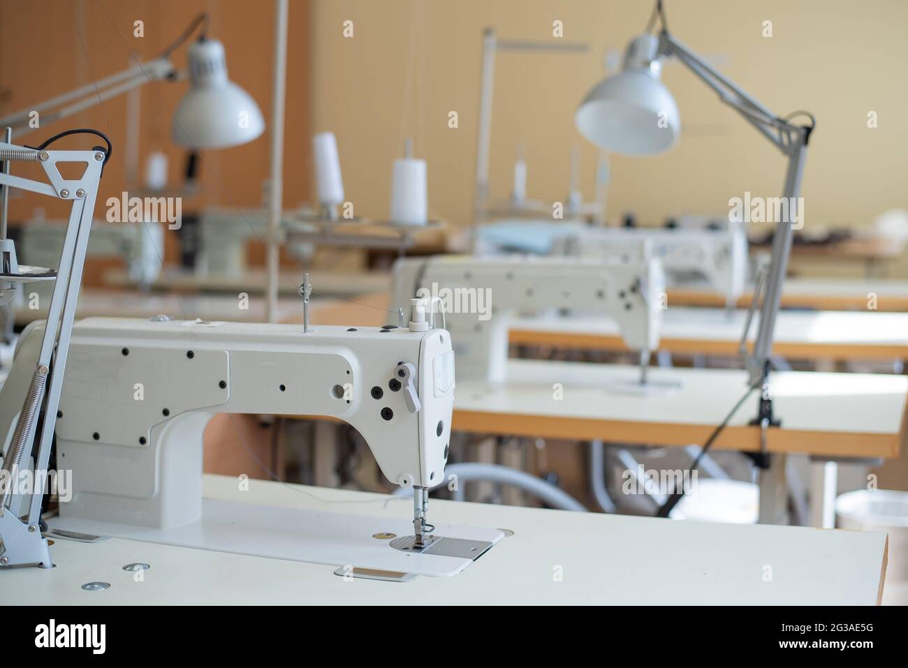 Empty workplaces hi-res stock photography and images - Alamy