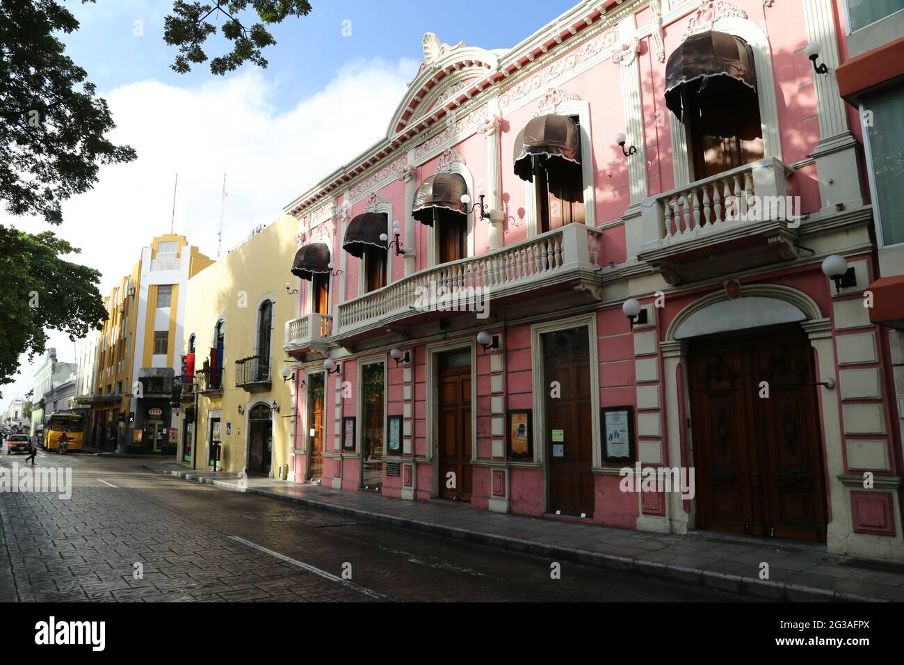 Colonial buildings in the city of Merida, Mexico Stock Photo - Alamy