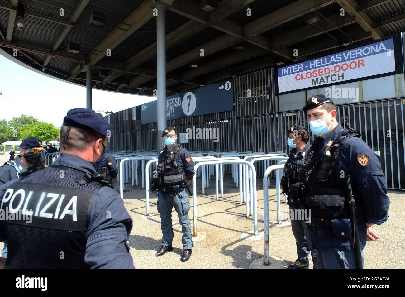 Milan, Police of Stto at work for the safety of the San Siro stadium ...