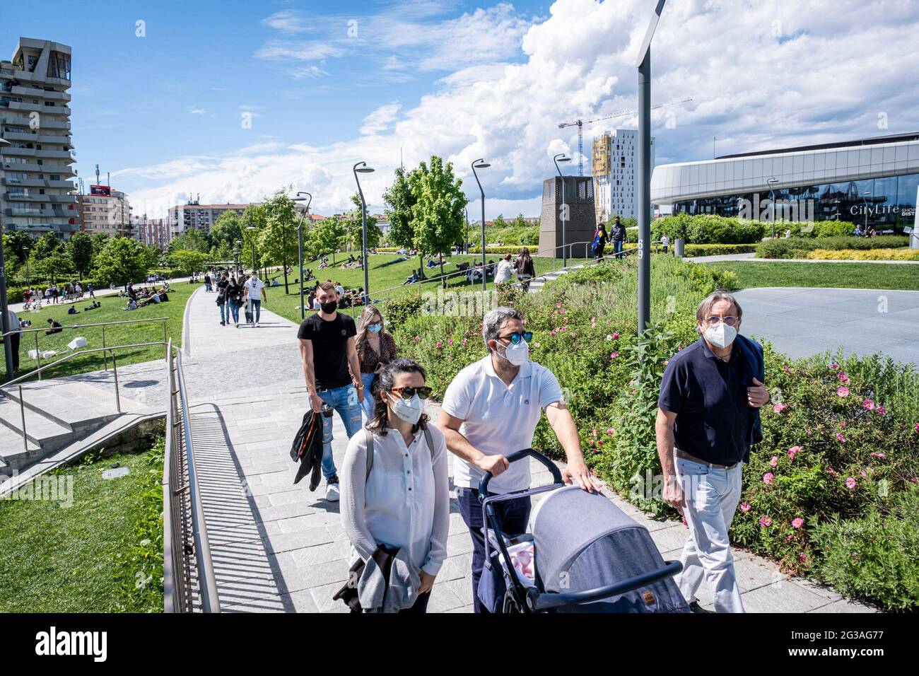 Torri corona hi-res stock photography and images - Alamy