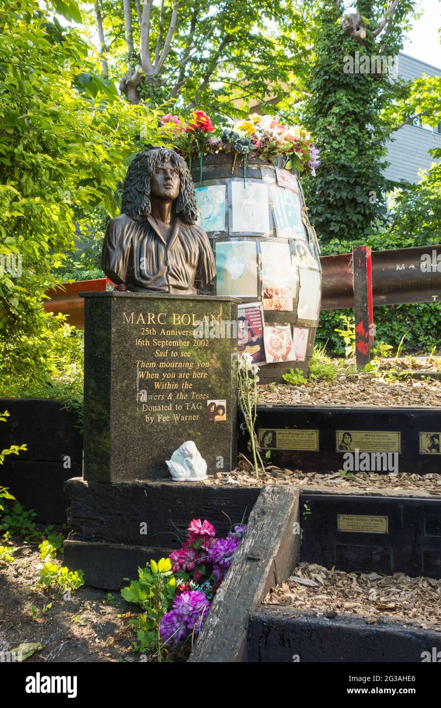 Roadside memorial and shrine to T. Rex's lead singer Marc Bolan, on ...