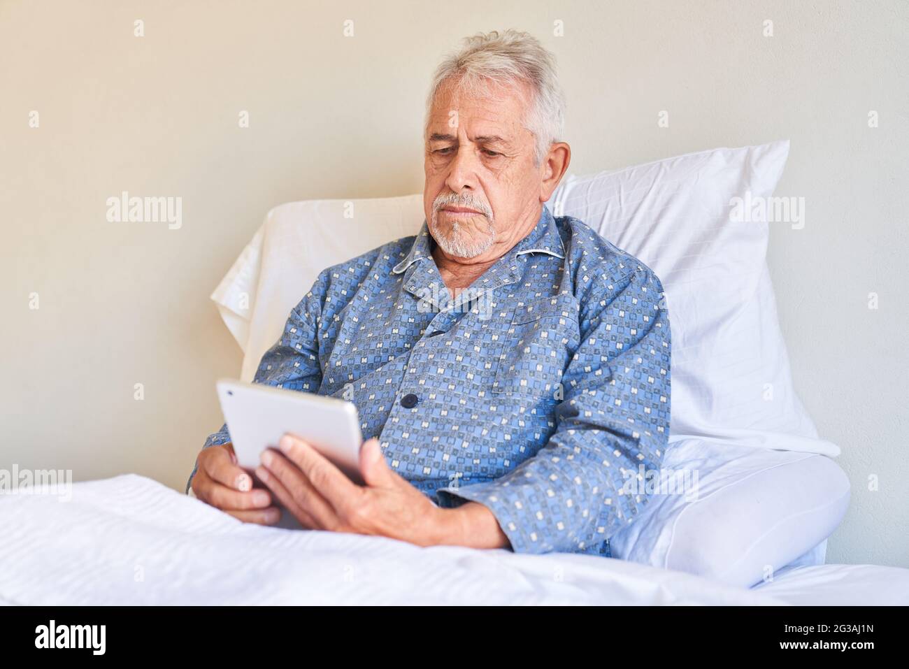 Sick computer hi-res stock photography and images - Alamy