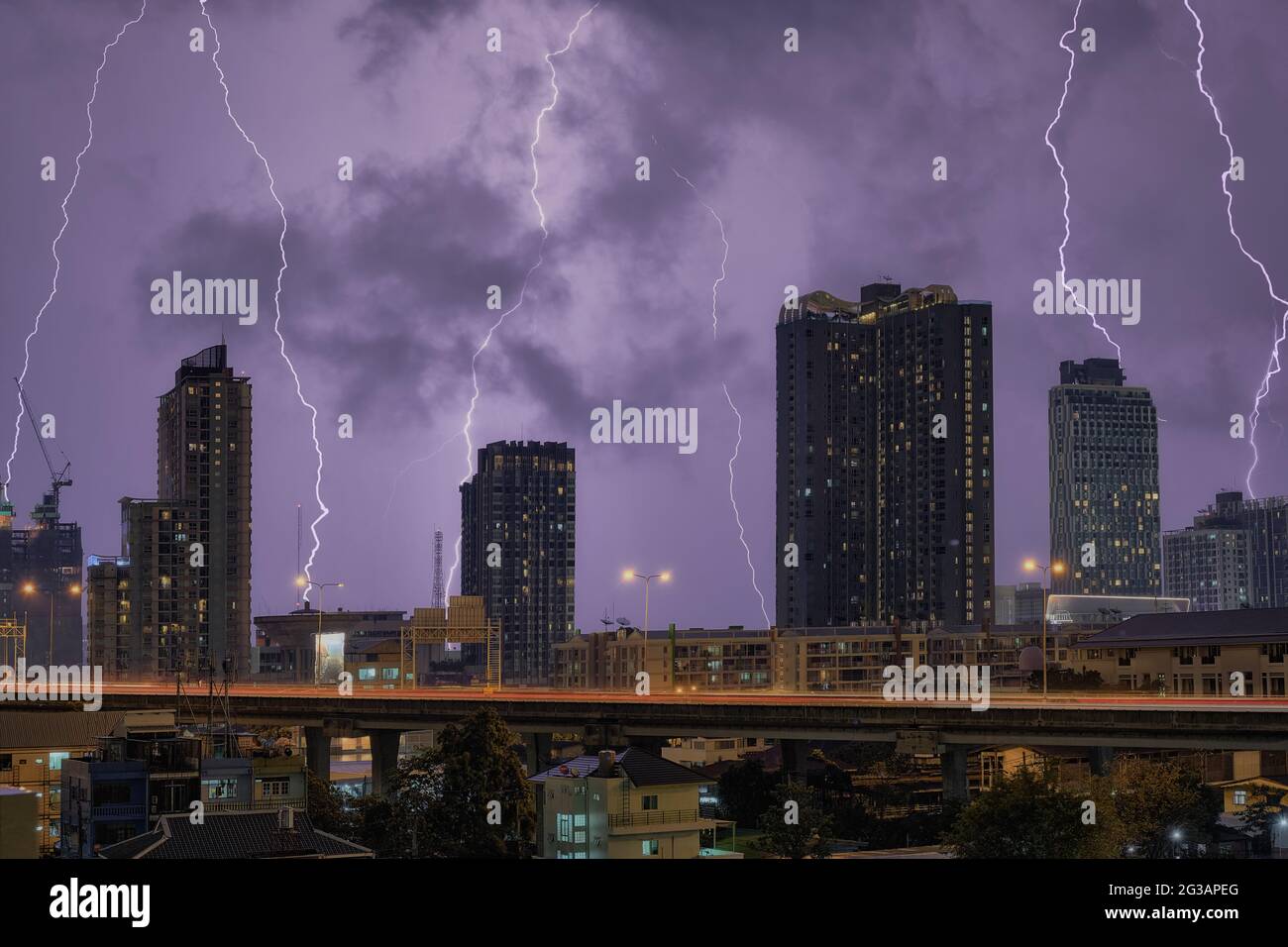 Electrical storm at night hi-res stock photography and images - Alamy