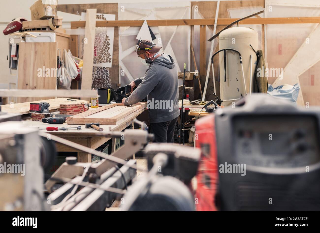 Messy workshop hi-res stock photography and images - Alamy