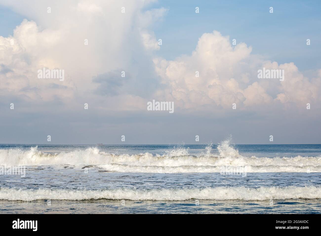 Batu Belig beach (Pantai Batu Belig), Badung, Bali, Indonesia. Grey ...