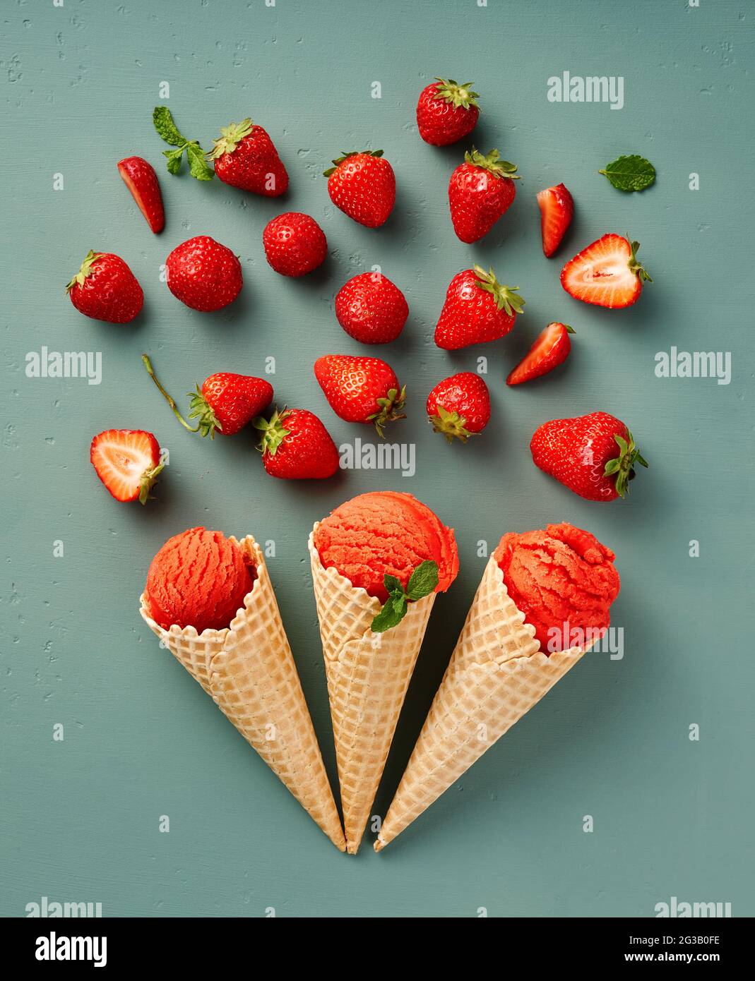 Gelato cones hi-res stock photography and images - Alamy